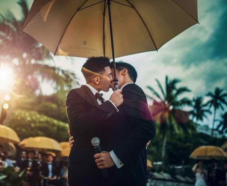 Bot là gì ? Dấu hiệu nhận biết mình là bot hay top trong LGBT