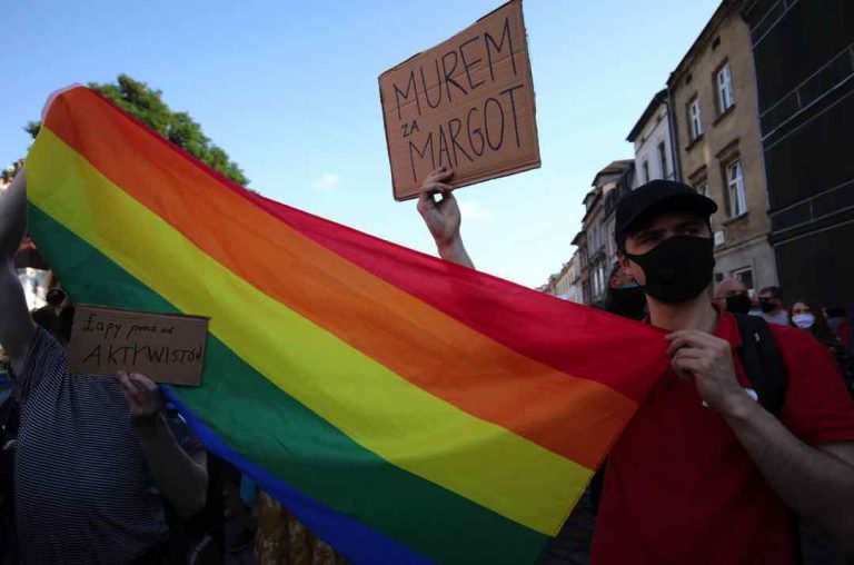Cờ LGBT - Biểu tượng của cộng đồng người đồng tính